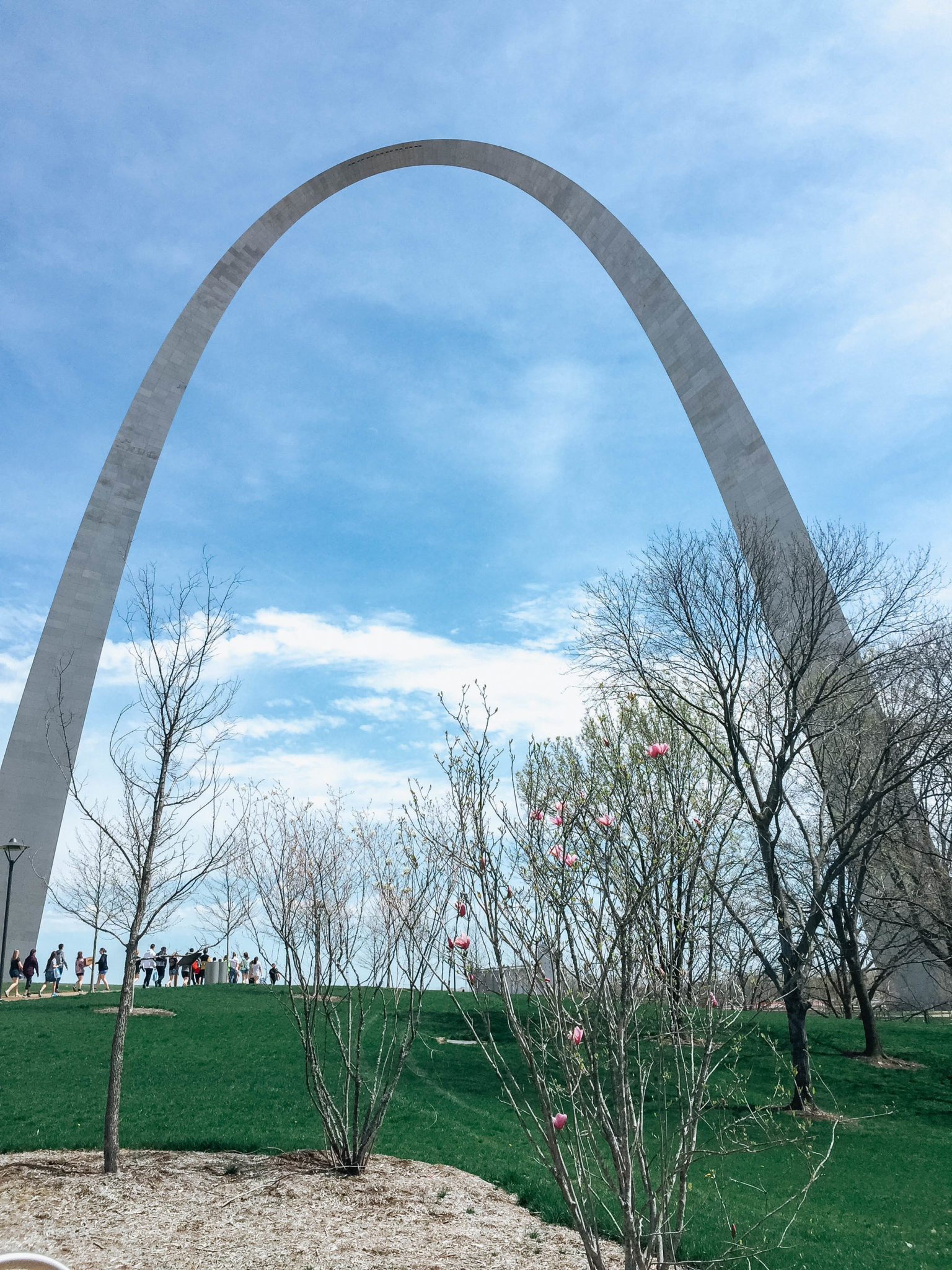 Your Ultimate Guide to Visiting the St. Louis Arch: For couples