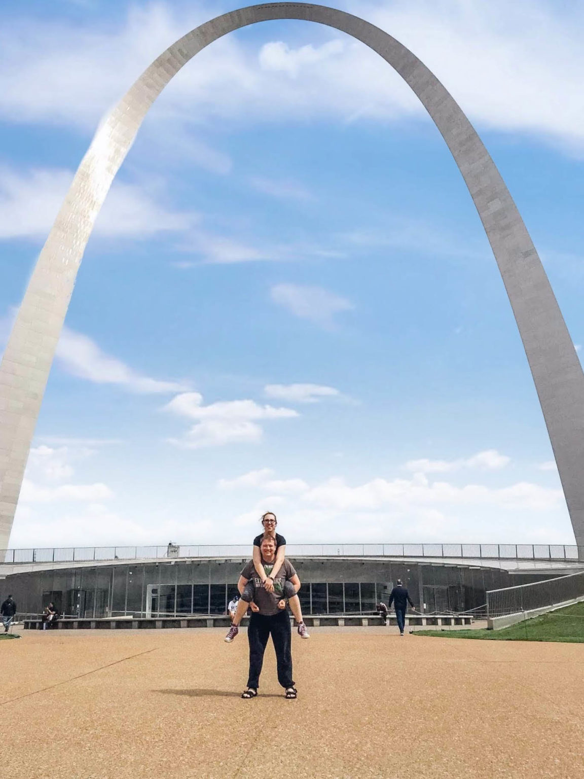 Your Ultimate Guide to Visiting the St. Louis Arch: For couples